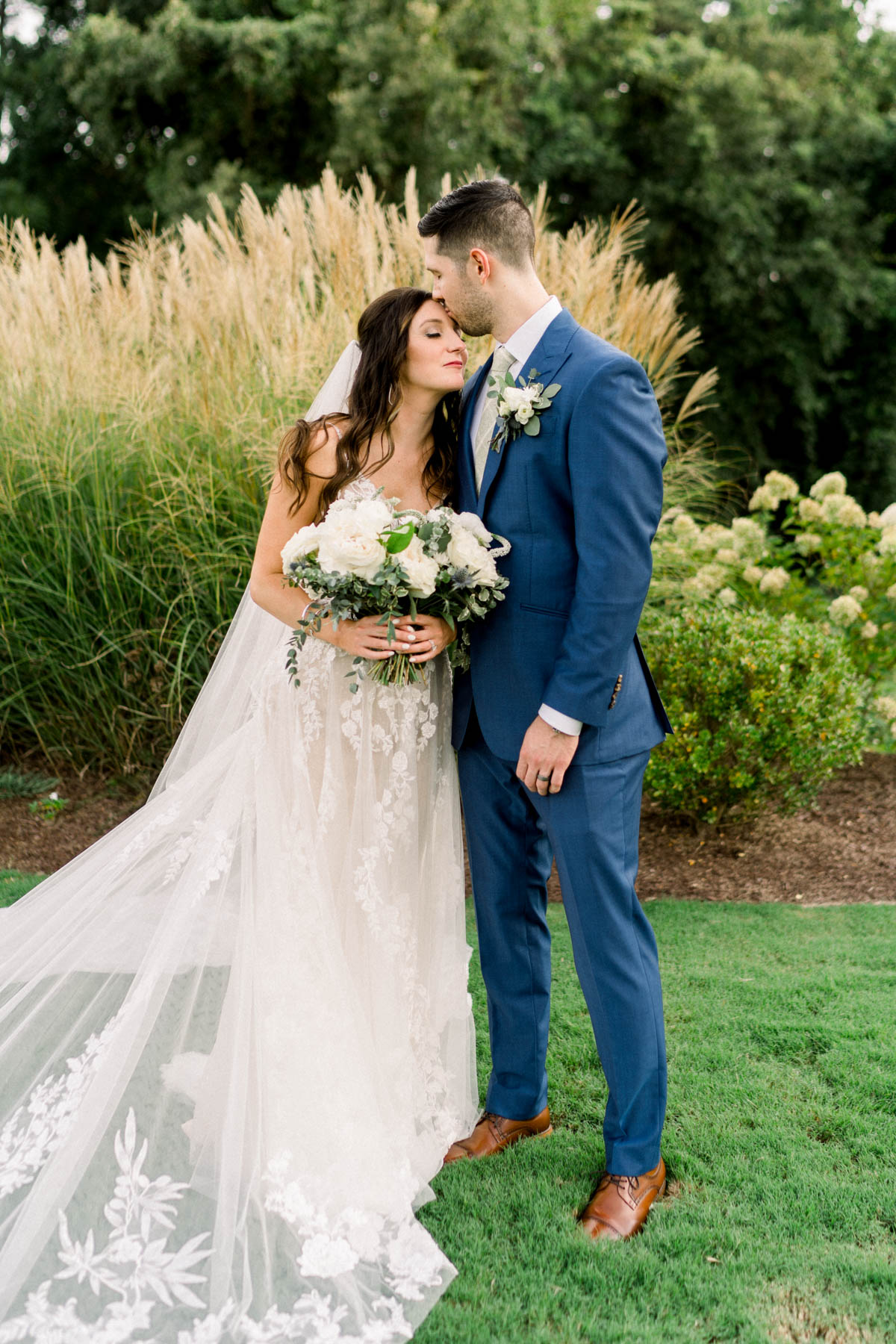 Alex and Kaley's Neutral Summer Wedding at the Maxwell
